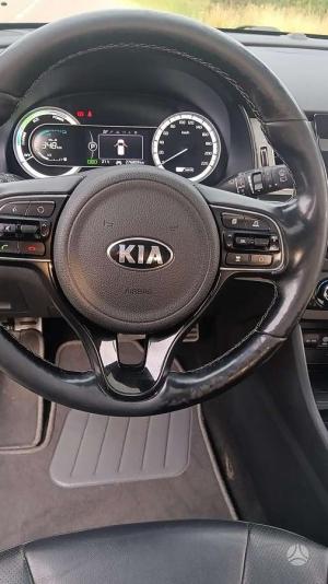 Серый Киа Niro 2019 в Радвилишкис, объемом двигателя 1.58 л и пробегом 276 тыс. км за 12400 €, фото 15 на AUTOMOTO.COM.LV