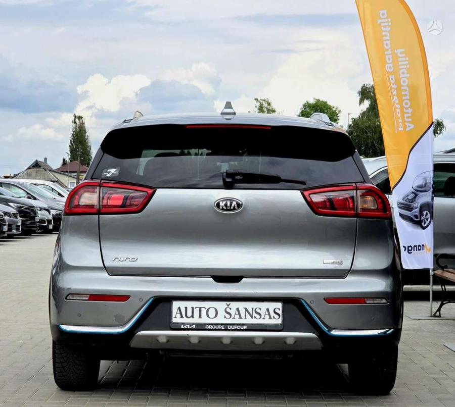 Grey Kia Niro 2019 in Taurage, with an engine capacity of 1.58 L and mileage of 159 thousand km for 15400 €, photo 10 on AUTOMOTO.COM.LV