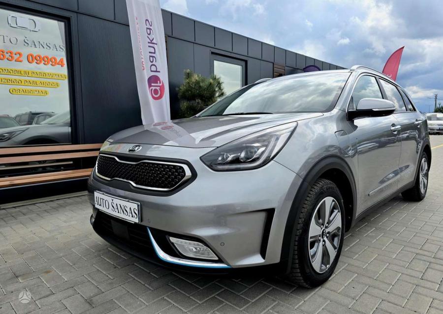 Grey Kia Niro 2019 in Taurage, with an engine capacity of 1.58 L and mileage of 159 thousand km for 15400 €, photo 11 on AUTOMOTO.COM.LV