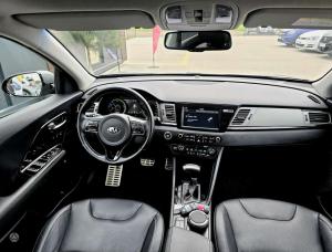 Grey Kia Niro 2019 in Taurage, with an engine capacity of 1.58 L and mileage of 159 thousand km for 15400 €, photo 15 on AUTOMOTO.COM.LV