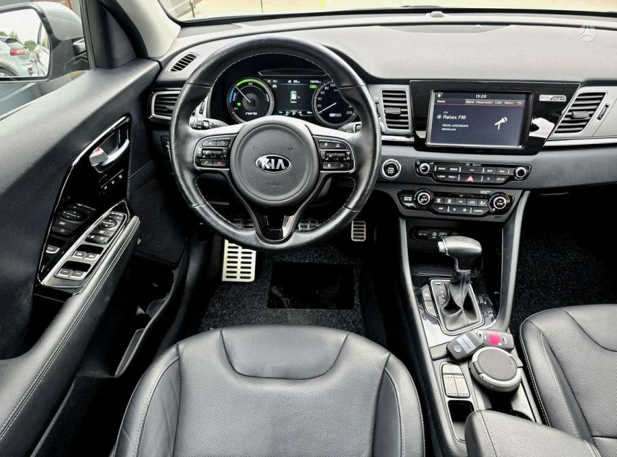 Grey Kia Niro 2019 in Taurage, with an engine capacity of 1.58 L and mileage of 159 thousand km for 15400 €, photo 16 on AUTOMOTO.COM.LV