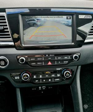 Grey Kia Niro 2019 in Taurage, with an engine capacity of 1.58 L and mileage of 159 thousand km for 15400 €, photo 18 on AUTOMOTO.COM.LV