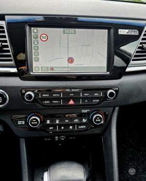 Grey Kia Niro 2019 in Taurage, with an engine capacity of 1.58 L and mileage of 159 thousand km for 15400 €, photo 19 on AUTOMOTO.COM.LV
