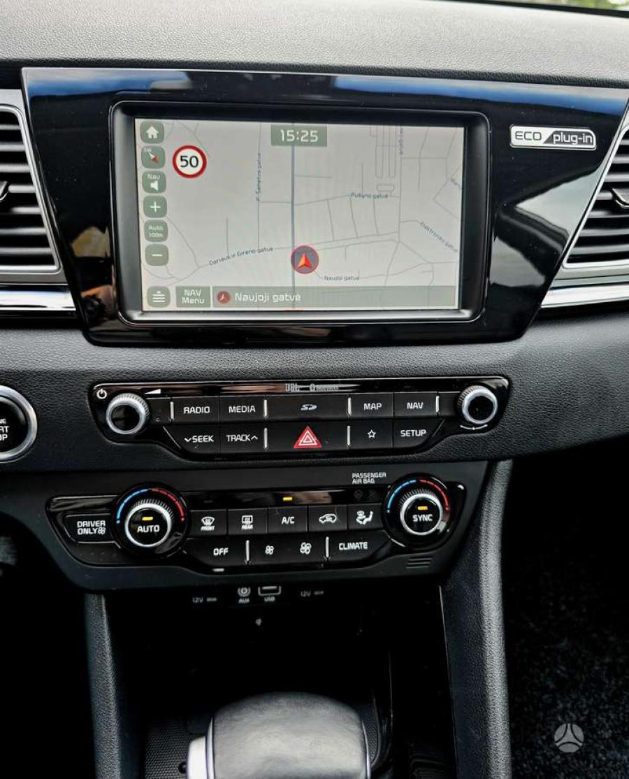 Grey Kia Niro 2019 in Taurage, with an engine capacity of 1.58 L and mileage of 159 thousand km for 15400 €, photo 19 on AUTOMOTO.COM.LV