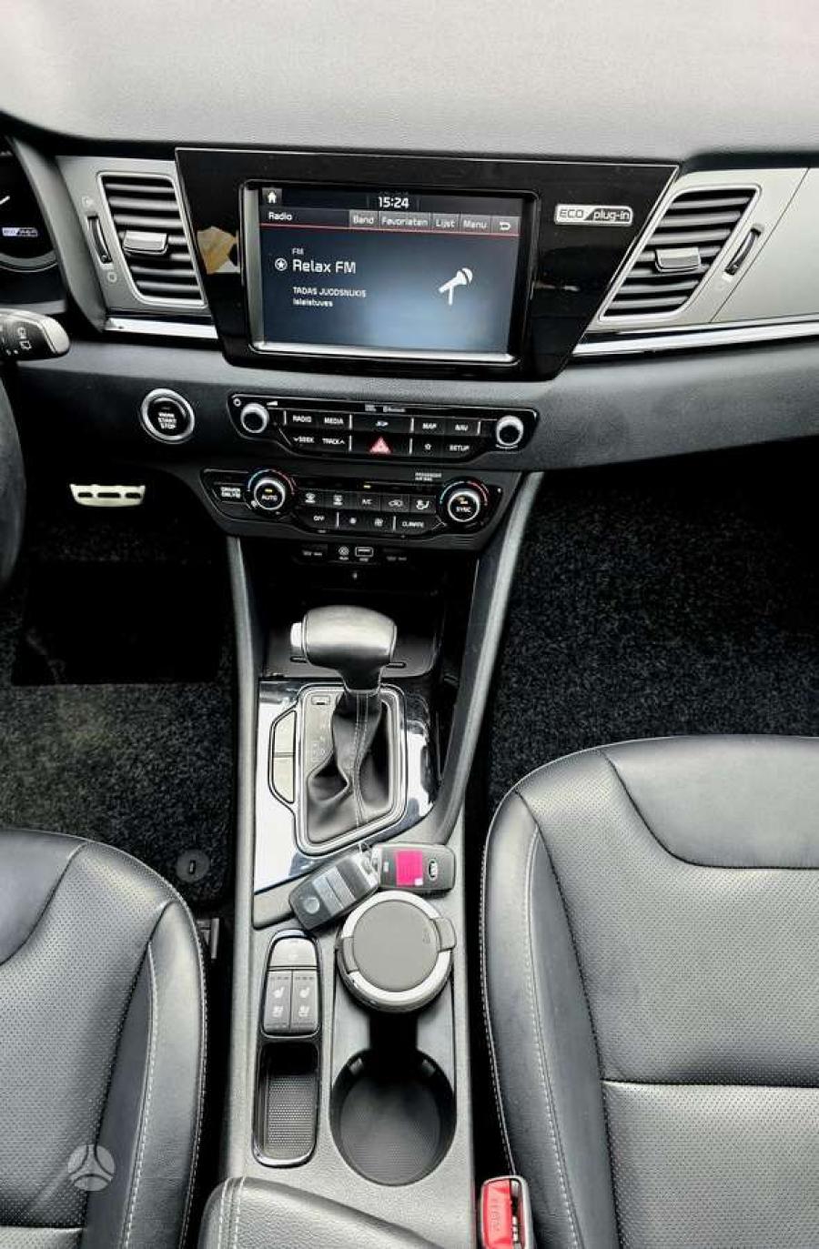 Grey Kia Niro 2019 in Taurage, with an engine capacity of 1.58 L and mileage of 159 thousand km for 15400 €, photo 20 on AUTOMOTO.COM.LV