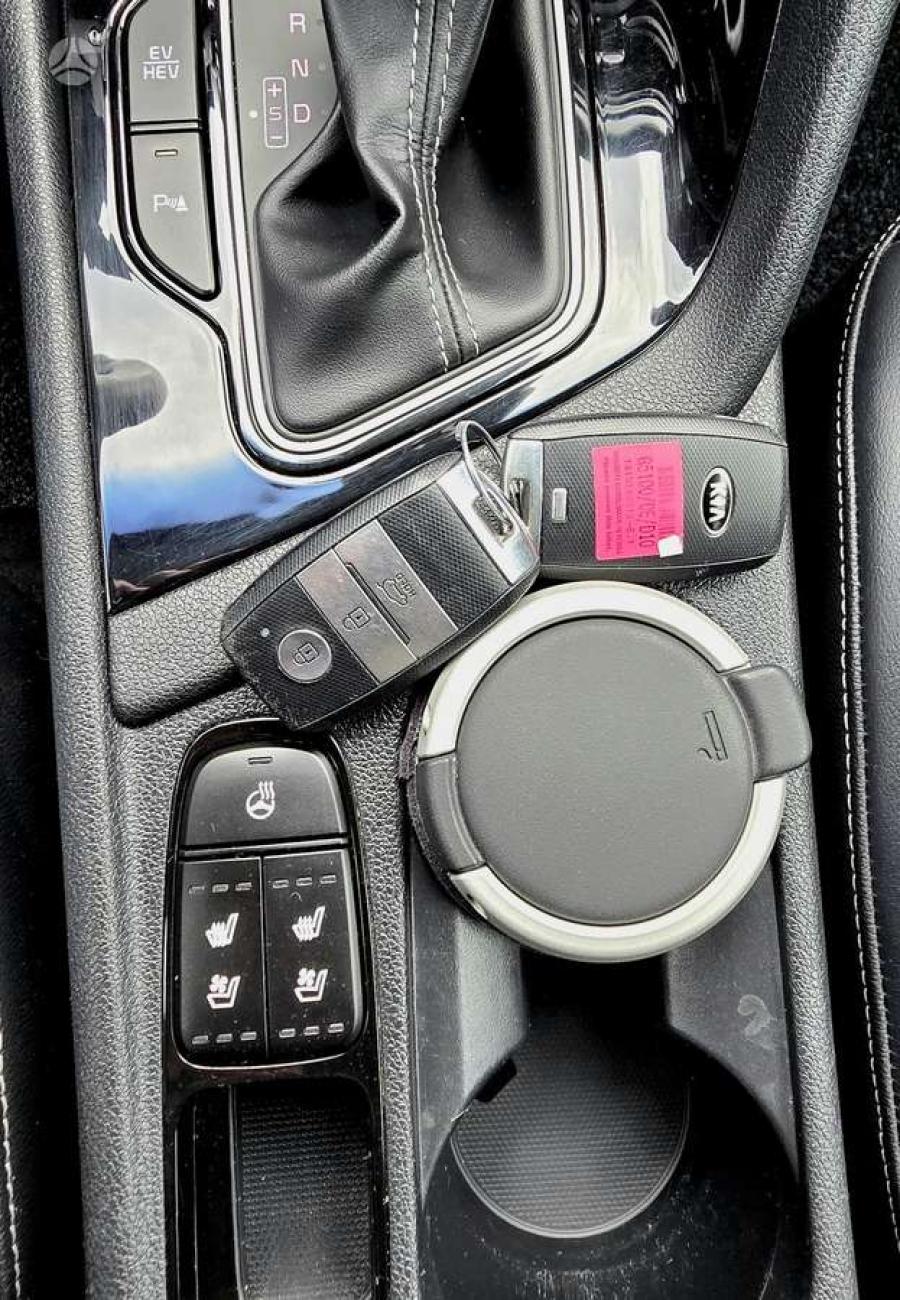 Grey Kia Niro 2019 in Taurage, with an engine capacity of 1.58 L and mileage of 159 thousand km for 15400 €, photo 23 on AUTOMOTO.COM.LV
