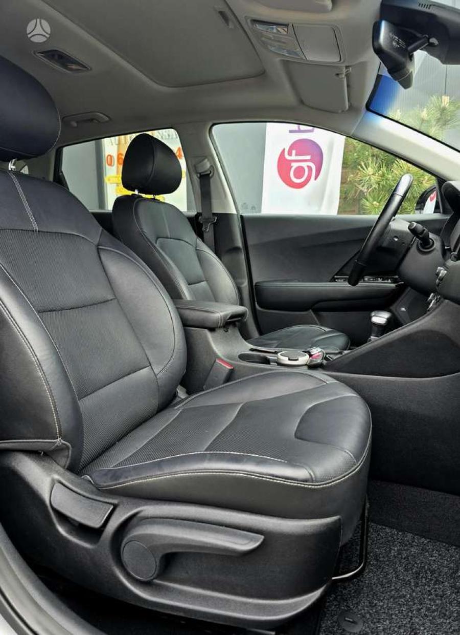 Grey Kia Niro 2019 in Taurage, with an engine capacity of 1.58 L and mileage of 159 thousand km for 15400 €, photo 27 on AUTOMOTO.COM.LV
