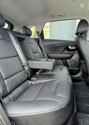 Grey Kia Niro 2019 in Taurage, with an engine capacity of 1.58 L and mileage of 159 thousand km for 15400 €, photo 30 on AUTOMOTO.COM.LV