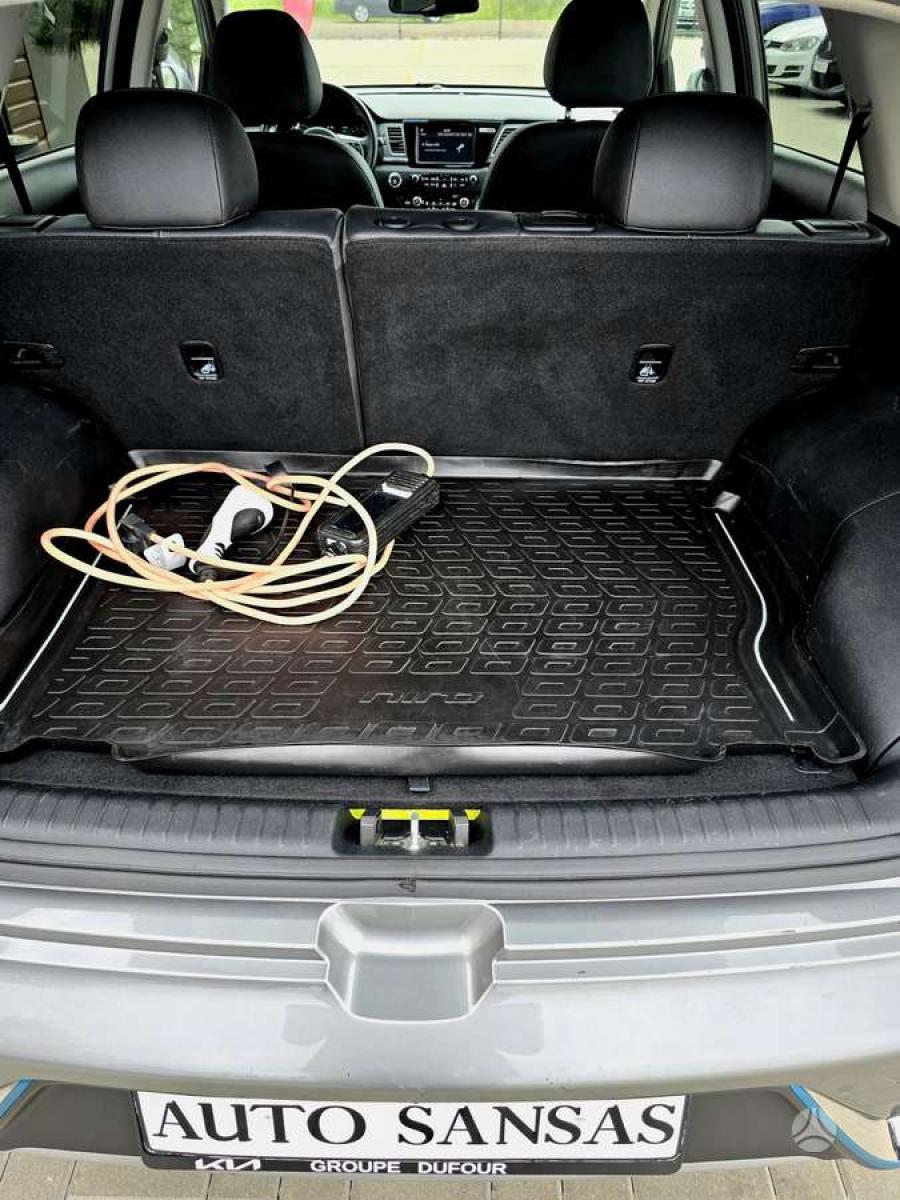 Grey Kia Niro 2019 in Taurage, with an engine capacity of 1.58 L and mileage of 159 thousand km for 15400 €, photo 31 on AUTOMOTO.COM.LV