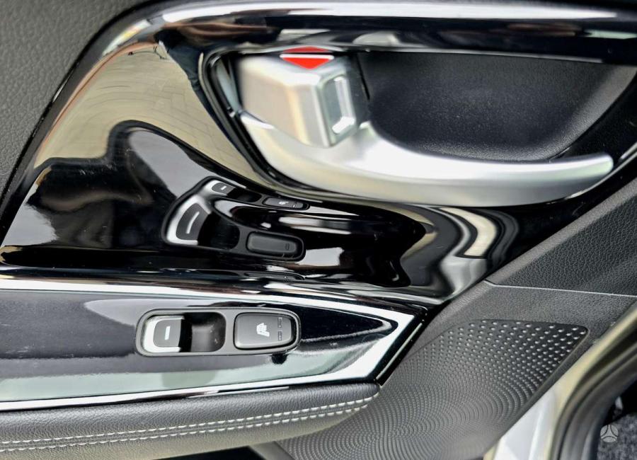 Grey Kia Niro 2019 in Taurage, with an engine capacity of 1.58 L and mileage of 159 thousand km for 15400 €, photo 37 on AUTOMOTO.COM.LV
