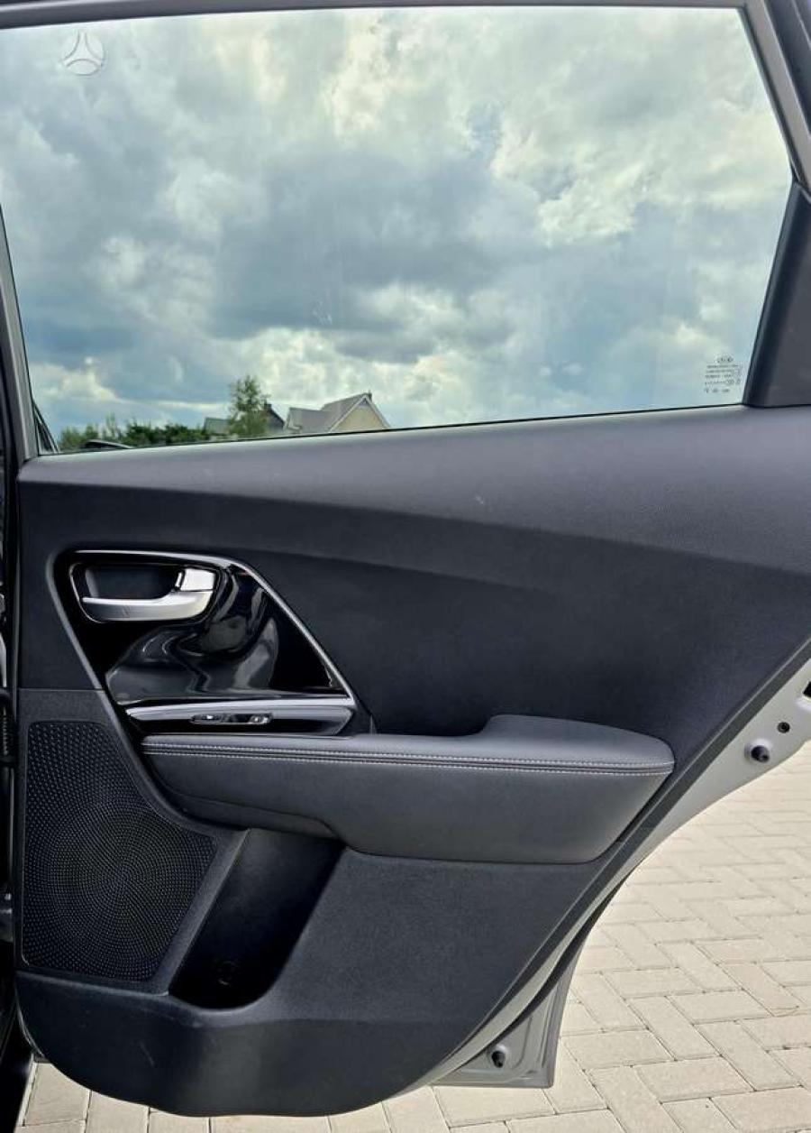 Grey Kia Niro 2019 in Taurage, with an engine capacity of 1.58 L and mileage of 159 thousand km for 15400 €, photo 38 on AUTOMOTO.COM.LV