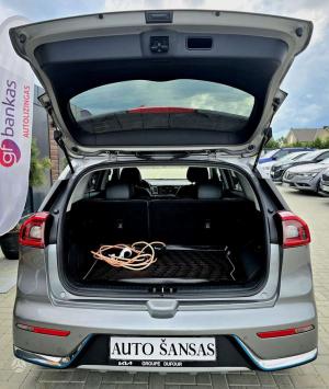 Grey Kia Niro 2019 in Taurage, with an engine capacity of 1.58 L and mileage of 159 thousand km for 15400 €, photo 39 on AUTOMOTO.COM.LV