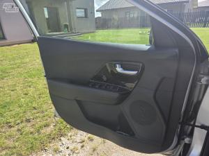 Grey Kia Niro 2019 in Siauliai, with an engine capacity of 1.60 L and mileage of 248 thousand km for 15000 €, photo 10 on AUTOMOTO.COM.LV