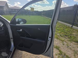 Grey Kia Niro 2019 in Siauliai, with an engine capacity of 1.60 L and mileage of 248 thousand km for 15000 €, photo 12 on AUTOMOTO.COM.LV