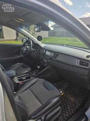 Grey Kia Niro 2019 in Siauliai, with an engine capacity of 1.60 L and mileage of 248 thousand km for 15000 €, photo 13 on AUTOMOTO.COM.LV