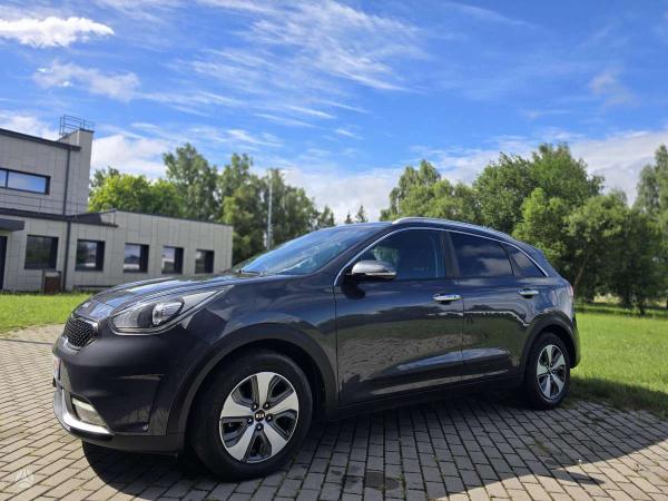 Kia Niro 2019 Tauragė vietnē Pelēks Kia Niro 2019 Tauragė, ar dzinēja tilpumu 1.59 L un nobraukumu 207 tūkst. km par 9900 €, foto 4 vietnē AUTOMOTO.COM.LV