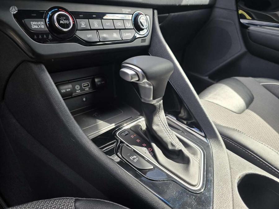 Grey Kia Niro 2019 in Taurage, with an engine capacity of 1.59 L and mileage of 207 thousand km for 9900 €, photo 20 on AUTOMOTO.COM.LV