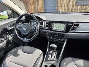 Grey Kia Niro 2019 in Taurage, with an engine capacity of 1.59 L and mileage of 207 thousand km for 9900 €, photo 23 on AUTOMOTO.COM.LV