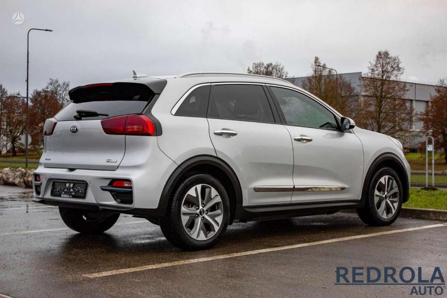 Pelēks Kia Niro 2020 Kauņa, ar dzinēja tilpumu 0.00 L un nobraukumu 112 tūkst. km par 17700 €, foto 4 vietnē AUTOMOTO.COM.LV