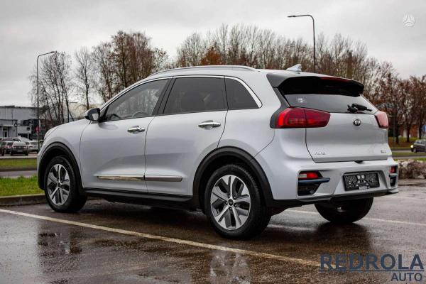 Pelēks Kia Niro 2020 Kauņa, ar dzinēja tilpumu 0.00 L un nobraukumu 112 tūkst. km par 17700 €, foto 6 vietnē AUTOMOTO.COM.LV