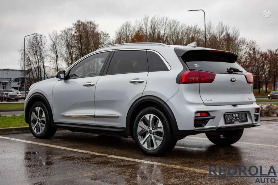Pelēks Kia Niro 2020 Kauņa, ar dzinēja tilpumu 0.00 L un nobraukumu 112 tūkst. km par 17700 €, foto 6 vietnē AUTOMOTO.COM.LV