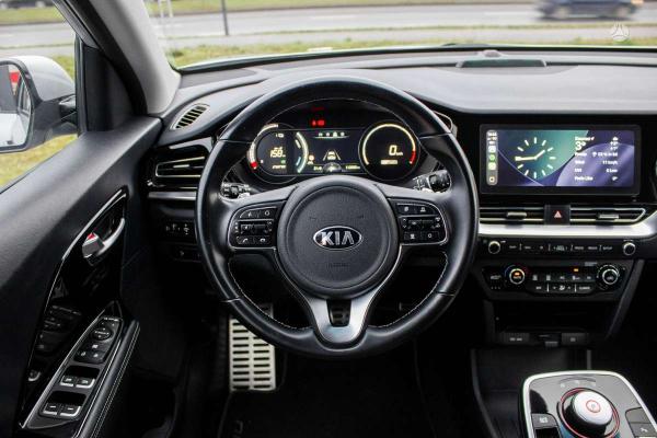 Pelēks Kia Niro 2020 Kauņa, ar dzinēja tilpumu 0.00 L un nobraukumu 112 tūkst. km par 17700 €, foto 10 vietnē AUTOMOTO.COM.LV