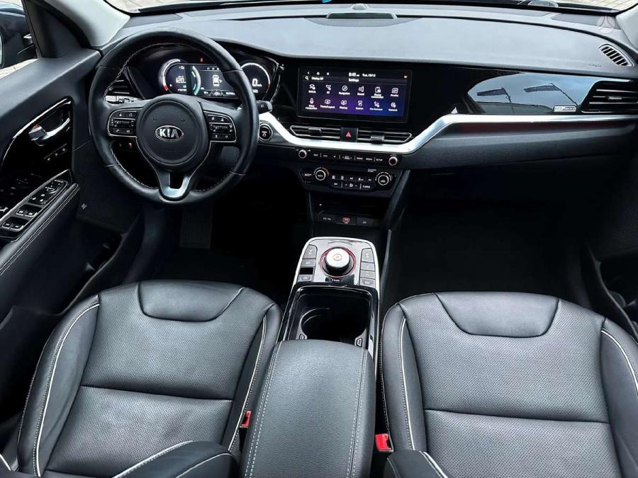 Grey Kia Niro 2020 in Kaunas, with an engine capacity of 0.00 L and mileage of 164 thousand km for 17200 €, photo 11 on AUTOMOTO.COM.LV