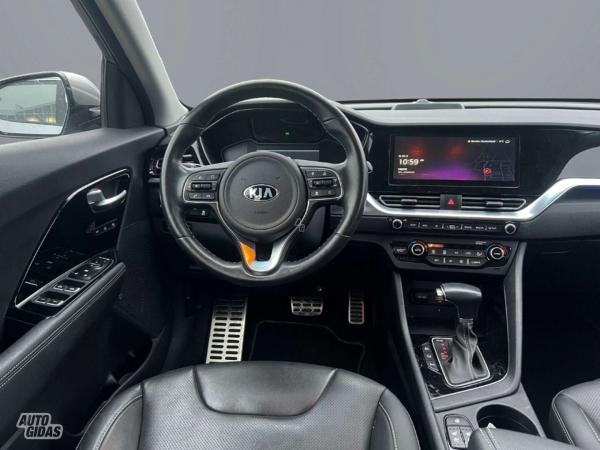 Grey Kia Niro 2020 in Kaunas, with an engine capacity of 1.60 L and mileage of 42 thousand km for 23935 €, photo 10 on AUTOMOTO.COM.LV