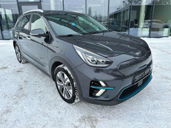 Grey Kia Niro 2020 in Kaunas, with an engine capacity of 0.00 L and mileage of 124 thousand km for 17900 €, photo 3 on AUTOMOTO.COM.LV
