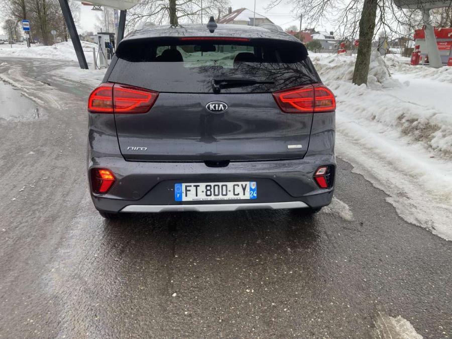 Pelēks Kia Niro 2020 Tauragė, ar dzinēja tilpumu 1.58 L un nobraukumu 100 tūkst. km par 12500 €, foto 5 vietnē AUTOMOTO.COM.LV