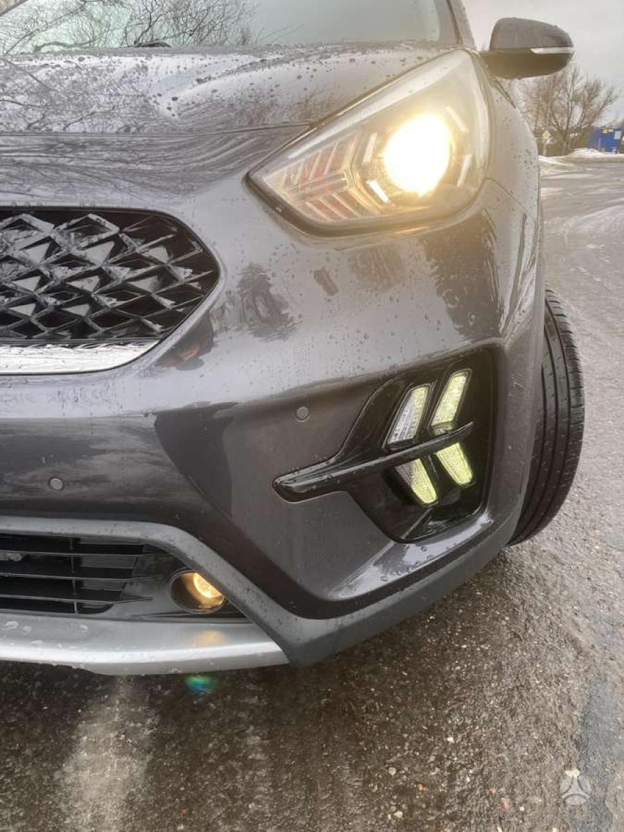 Pelēks Kia Niro 2020 Tauragė, ar dzinēja tilpumu 1.58 L un nobraukumu 100 tūkst. km par 12500 €, foto 17 vietnē AUTOMOTO.COM.LV