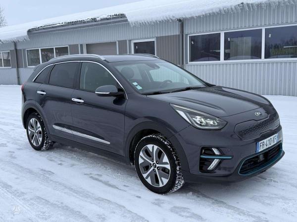 Pelēks Kia Niro 2020 Kauņa, ar dzinēja tilpumu 0.00 L un nobraukumu 112 tūkst. km par 12900 €, foto 5 vietnē AUTOMOTO.COM.LV