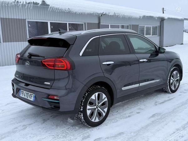 Pelēks Kia Niro 2020 Kauņa, ar dzinēja tilpumu 0.00 L un nobraukumu 112 tūkst. km par 12900 €, foto 6 vietnē AUTOMOTO.COM.LV