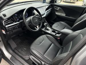 Grey Kia Niro 2020 in Kaunas, with an engine capacity of 1.60 L and mileage of 141 thousand km for 16271 €, photo 10 on AUTOMOTO.COM.LV