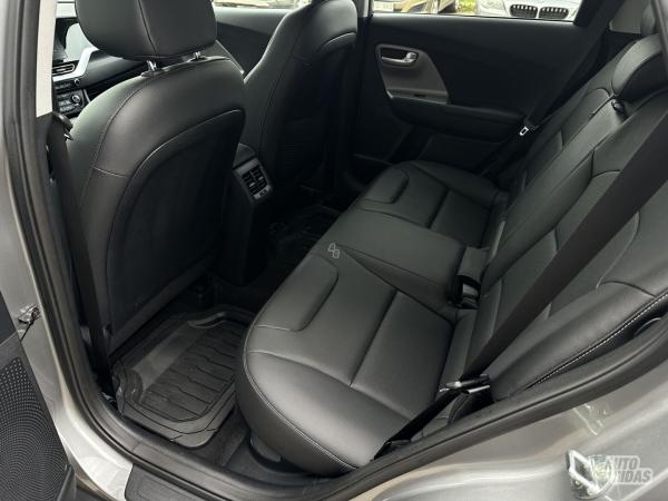 Grey Kia Niro 2020 in Kaunas, with an engine capacity of 1.60 L and mileage of 141 thousand km for 16271 €, photo 10 on AUTOMOTO.COM.LV