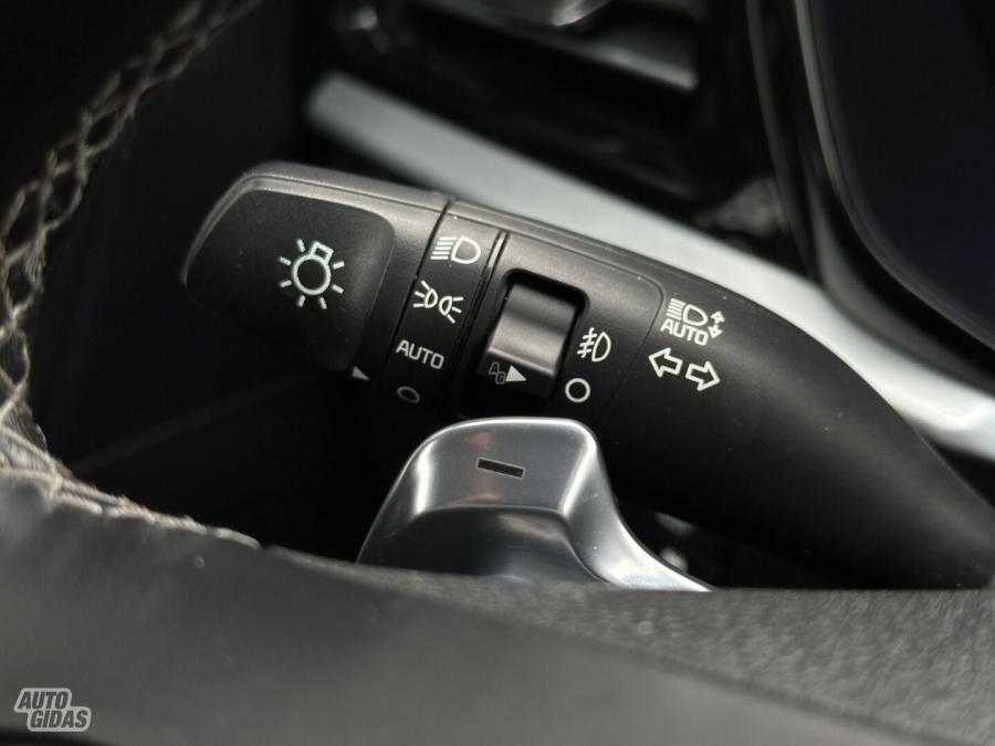 Grey Kia Niro 2020 in Kaunas, with an engine capacity of 1.60 L and mileage of 141 thousand km for 16271 €, photo 19 on AUTOMOTO.COM.LV