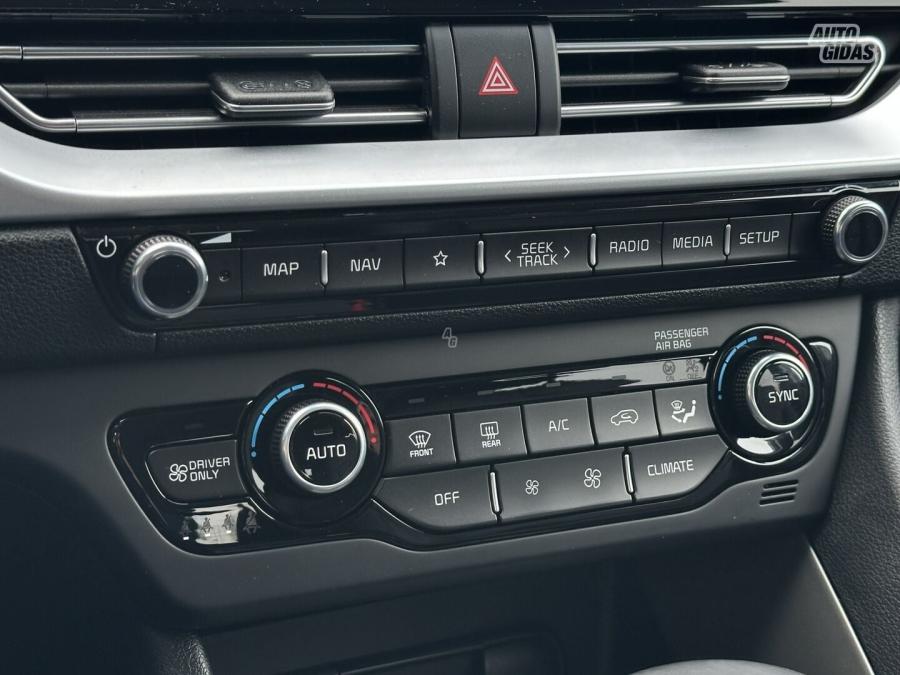 Grey Kia Niro 2020 in Kaunas, with an engine capacity of 1.60 L and mileage of 141 thousand km for 16271 €, photo 26 on AUTOMOTO.COM.LV
