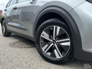 Grey Kia Niro 2020 in Kaunas, with an engine capacity of 1.60 L and mileage of 141 thousand km for 16271 €, photo 31 on AUTOMOTO.COM.LV