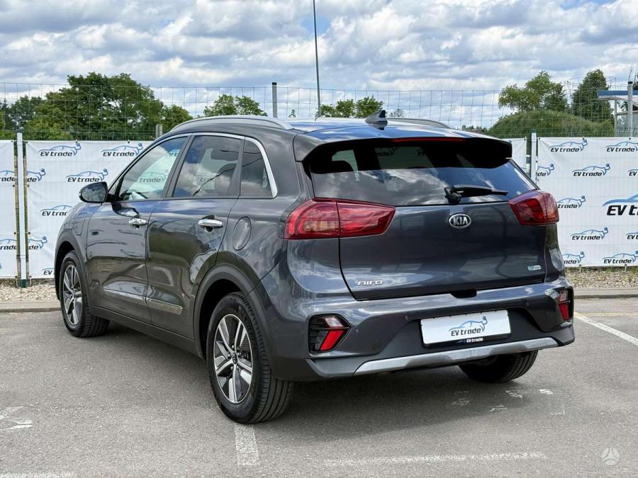 Pelēks Kia Niro 2020 Viļņa, ar dzinēja tilpumu 1.58 L un nobraukumu 134 tūkst. km par 18000 €, foto 5 vietnē AUTOMOTO.COM.LV