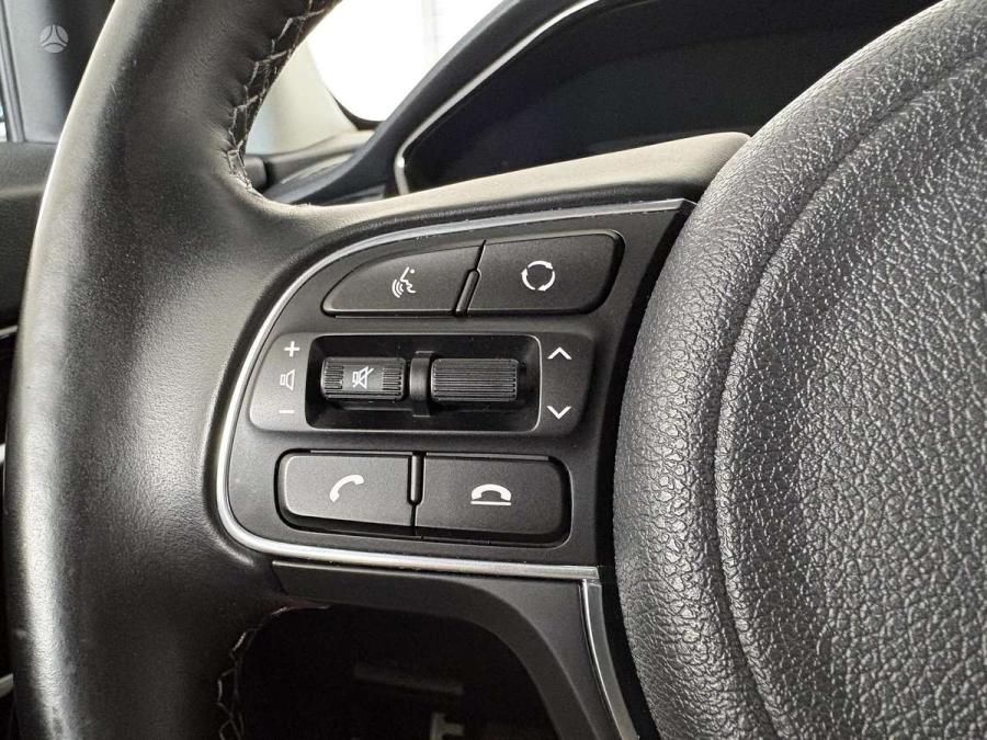 Pelēks Kia Niro 2020 Viļņa, ar dzinēja tilpumu 1.58 L un nobraukumu 134 tūkst. km par 18000 €, foto 8 vietnē AUTOMOTO.COM.LV