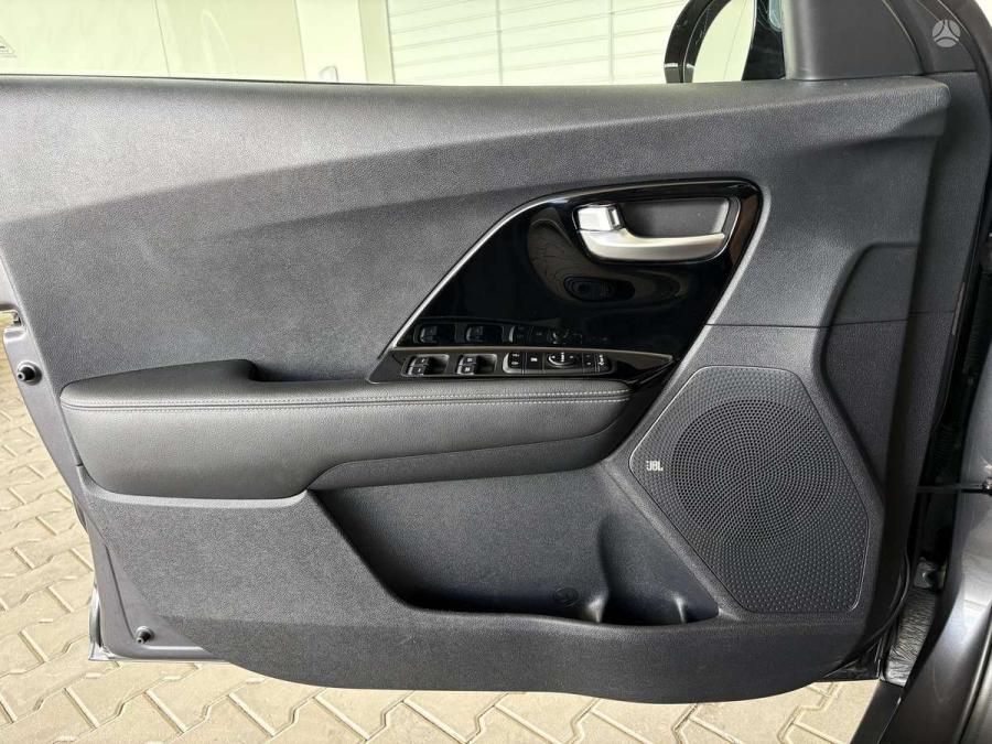 Pelēks Kia Niro 2020 Viļņa, ar dzinēja tilpumu 1.58 L un nobraukumu 134 tūkst. km par 18000 €, foto 18 vietnē AUTOMOTO.COM.LV