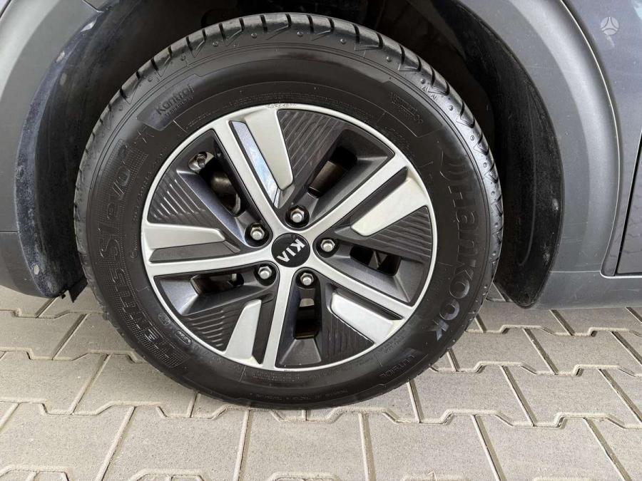 Pelēks Kia Niro 2020 Viļņa, ar dzinēja tilpumu 1.58 L un nobraukumu 134 tūkst. km par 18000 €, foto 28 vietnē AUTOMOTO.COM.LV