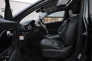 Grey Kia Niro 2020 in Jelgava, with an engine capacity of 0.10 L and mileage of 35 thousand km for 23850 €, photo 4 on AUTOMOTO.COM.LV