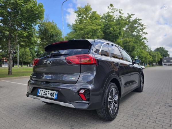 Pelēks Kia Niro 2020 Tauragė, ar dzinēja tilpumu 1.59 L un nobraukumu 196 tūkst. km par 14000 €, foto 7 vietnē AUTOMOTO.COM.LV