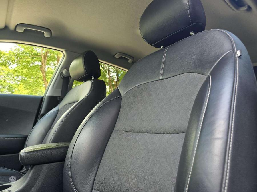 Pelēks Kia Niro 2020 Tauragė, ar dzinēja tilpumu 1.59 L un nobraukumu 196 tūkst. km par 14000 €, foto 20 vietnē AUTOMOTO.COM.LV