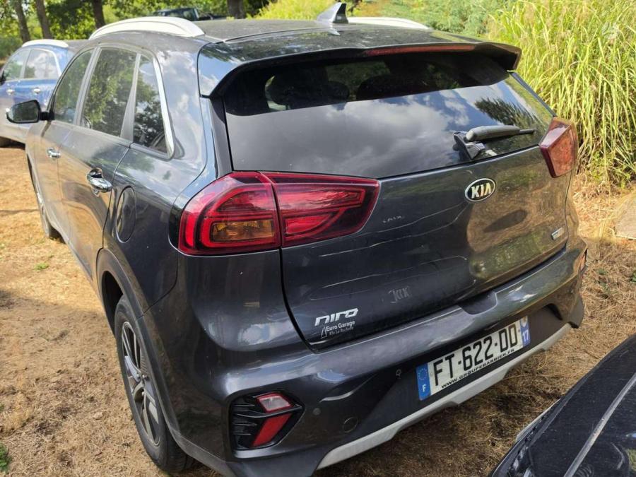 Grey Kia Niro 2020 in Klaipeda, with an engine capacity of 1.58 L and mileage of 188 thousand km for 11800 €, photo 5 on AUTOMOTO.COM.LV