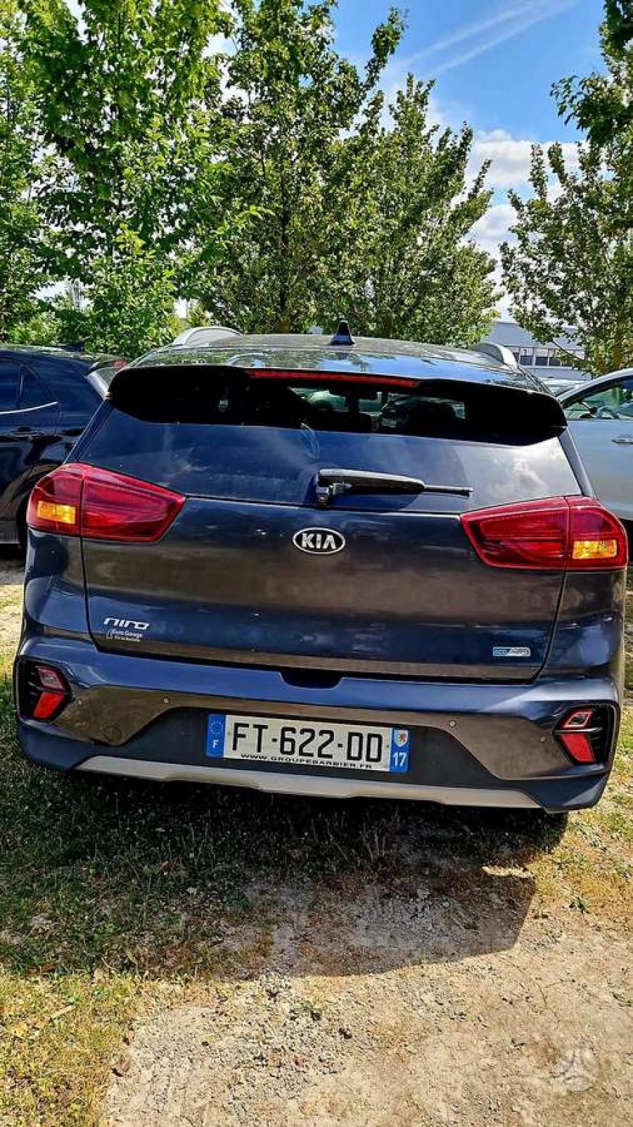 Grey Kia Niro 2020 in Klaipeda, with an engine capacity of 1.58 L and mileage of 188 thousand km for 11800 €, photo 6 on AUTOMOTO.COM.LV