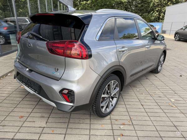 Pelēks Kia Niro 2020 Kauņa, ar dzinēja tilpumu 1.59 L un nobraukumu 232 tūkst. km par 12900 €, foto 4 vietnē AUTOMOTO.COM.LV