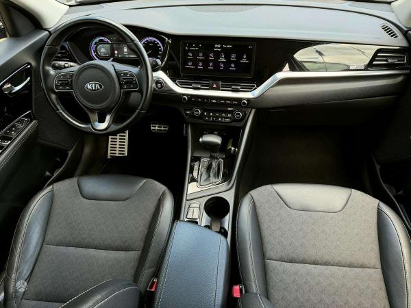 Pelēks Kia Niro 2020 Kauņa, ar dzinēja tilpumu 1.59 L un nobraukumu 232 tūkst. km par 12900 €, foto 8 vietnē AUTOMOTO.COM.LV
