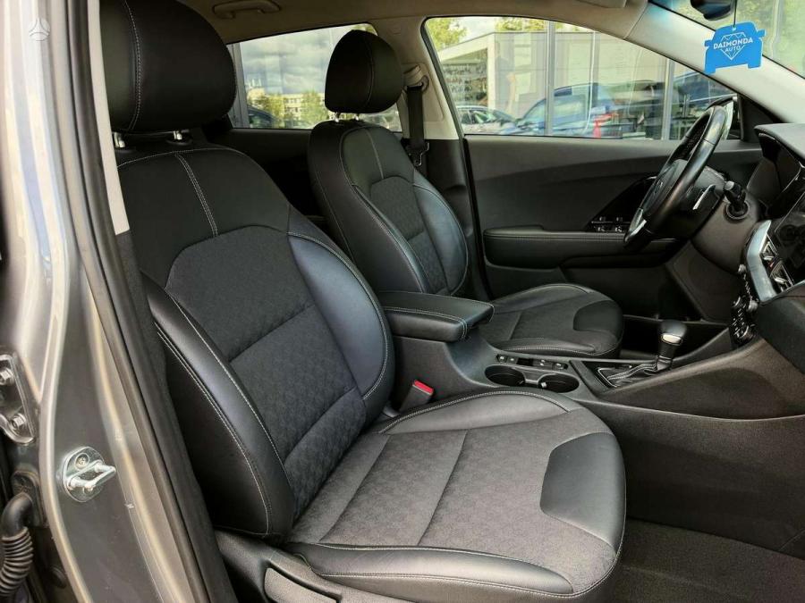 Grey Kia Niro 2020 in Kaunas, with an engine capacity of 1.59 L and mileage of 232 thousand km for 12900 €, photo 16 on AUTOMOTO.COM.LV
